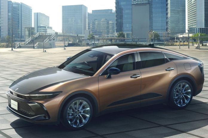 All NEW Toyota CROWN 16th Gen ความเปลี่ยนแปลงครั้งใหญ่ในรอบ 67 ปี มา ...