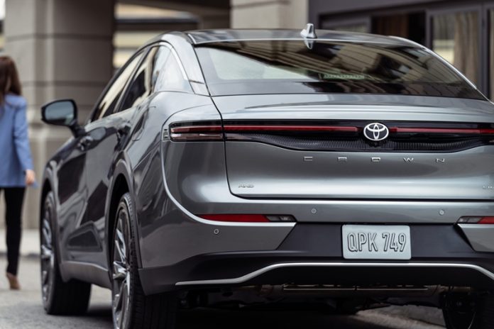 All NEW Toyota CROWN 16th Gen ความเปลี่ยนแปลงครั้งใหญ่ในรอบ 67 ปี มา ...