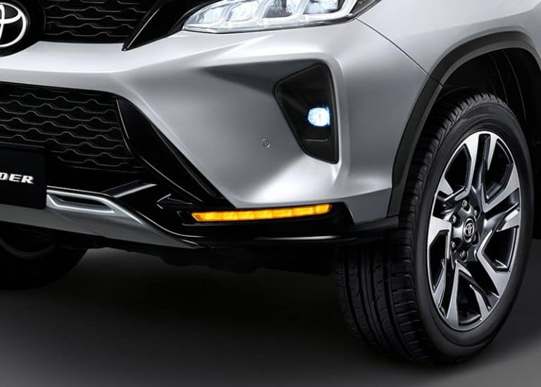 ราคาอย่างเป็นทางการ Toyota Fortuner LEGENDER (2024) : 1,643,000 ...