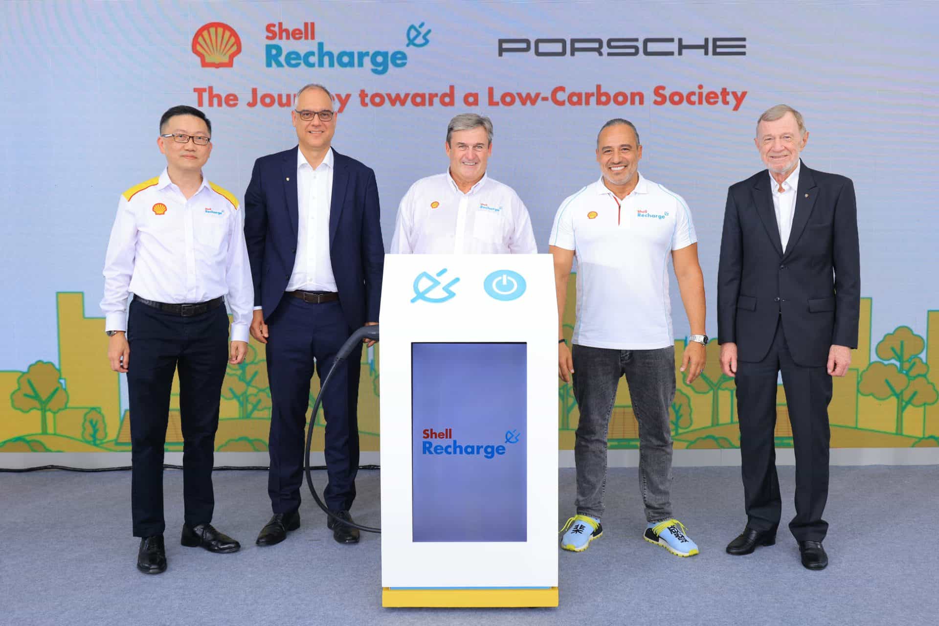 Porsche กับ Shell เปิดตัวสถานีชาร์จ 180 กิโลวัตต์ - Autolifethailand.tv