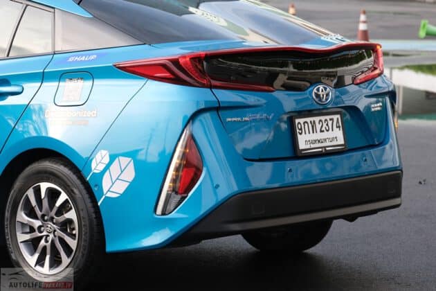 พาไปชมภาพรถคันจริง Toyota Prius Prime Plug-in Hybrid เสียบปลั๊กชาร์จไฟ ...