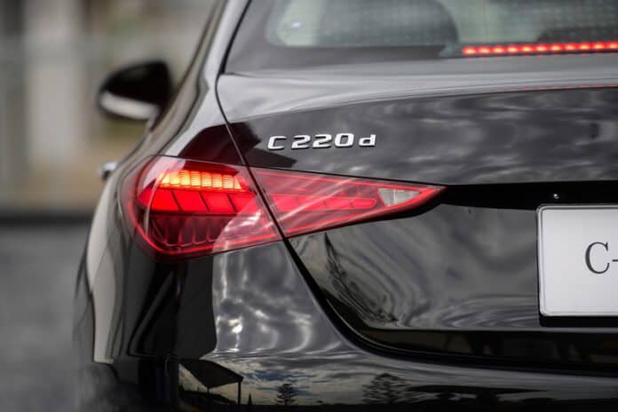 ราคาอย่างเป็นทางการ Mercedes-Benz C 220 d Avantgarde (MY2023 ...