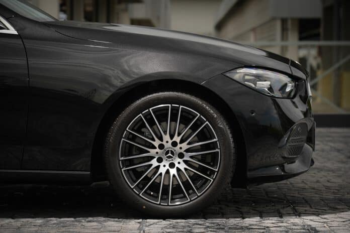 ราคาอย่างเป็นทางการ Mercedes-Benz C 220 d Avantgarde (MY2023 ...