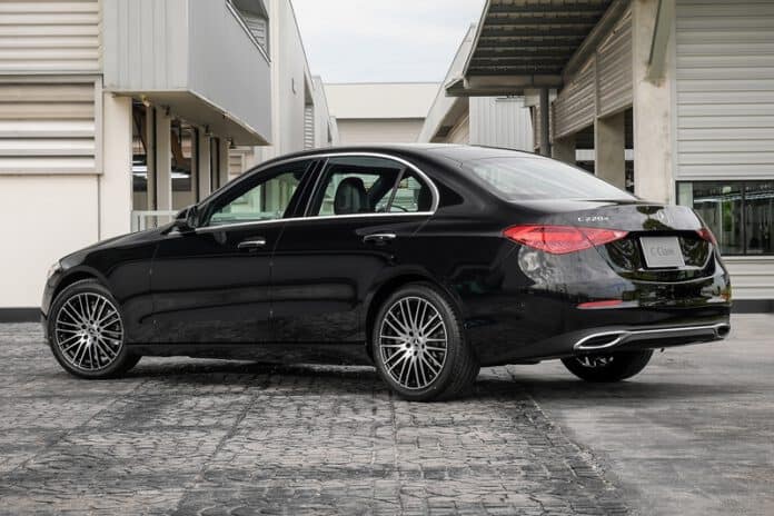 ราคาอย่างเป็นทางการ Mercedes-Benz C 220 d Avantgarde (MY2023 ...
