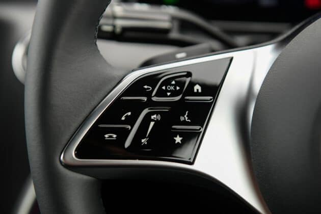 ราคาอย่างเป็นทางการ Mercedes-Benz C 220 d Avantgarde (MY2023 ...