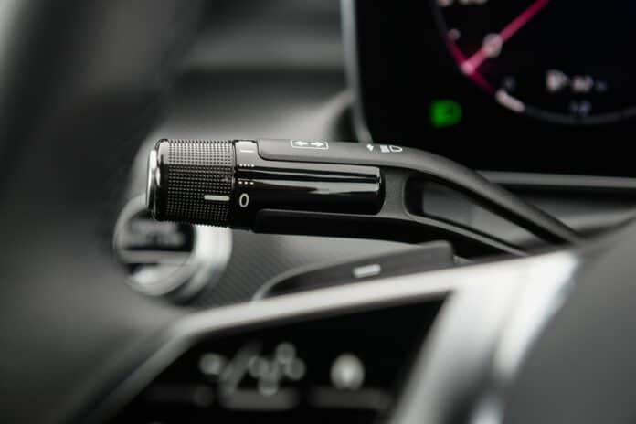 ราคาอย่างเป็นทางการ Mercedes-Benz C 220 d Avantgarde (MY2023 ...