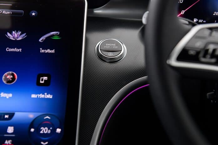 ราคาอย่างเป็นทางการ Mercedes-Benz C 220 d Avantgarde (MY2023 ...