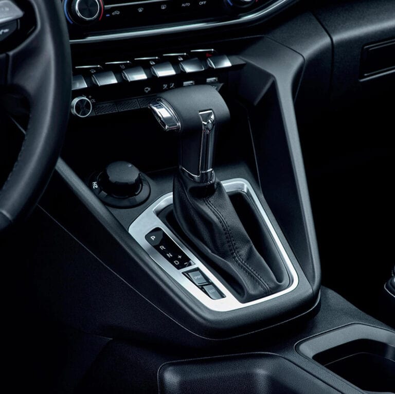 Peugeot LANDTREK กระบะ 4 ประตู ดีเซล 1.9 เทอร์โบ ลุ้นเปิดตัวในไทย ปี ...