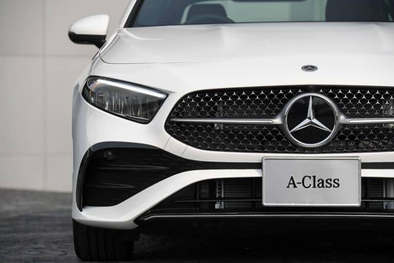 ราคาอย่างเป็นทางการ Mercedes-Benz A 200 Sedan Facelift : 2,320,000 บาท ...