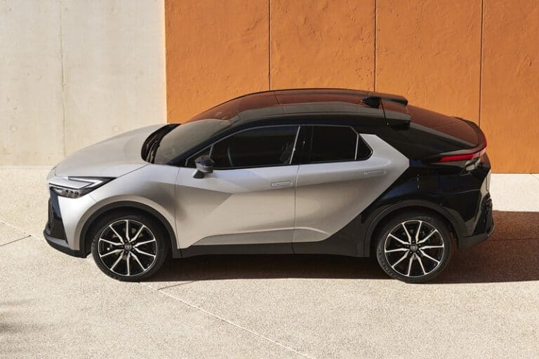All NEW Toyota C-HR เบนซิน Dynamic Force 2.0 Plug-in Hybrid 223 แรงม้า ...