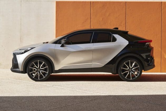 All NEW Toyota C-HR เบนซิน Dynamic Force 2.0 Plug-in Hybrid 223 แรงม้า ...