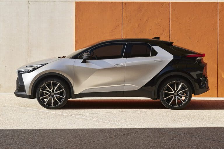 All NEW Toyota C-HR เบนซิน Dynamic Force 2.0 Plug-in Hybrid 223 แรงม้า ...