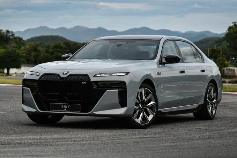 ราคาอย่างเป็นทางการ BMW M760e xDrive (G70) : 7,299,000 บาท (ประกอบไทย ...