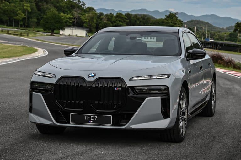 ราคาอย่างเป็นทางการ BMW M760e xDrive (G70) : 7,299,000 บาท (ประกอบไทย ...