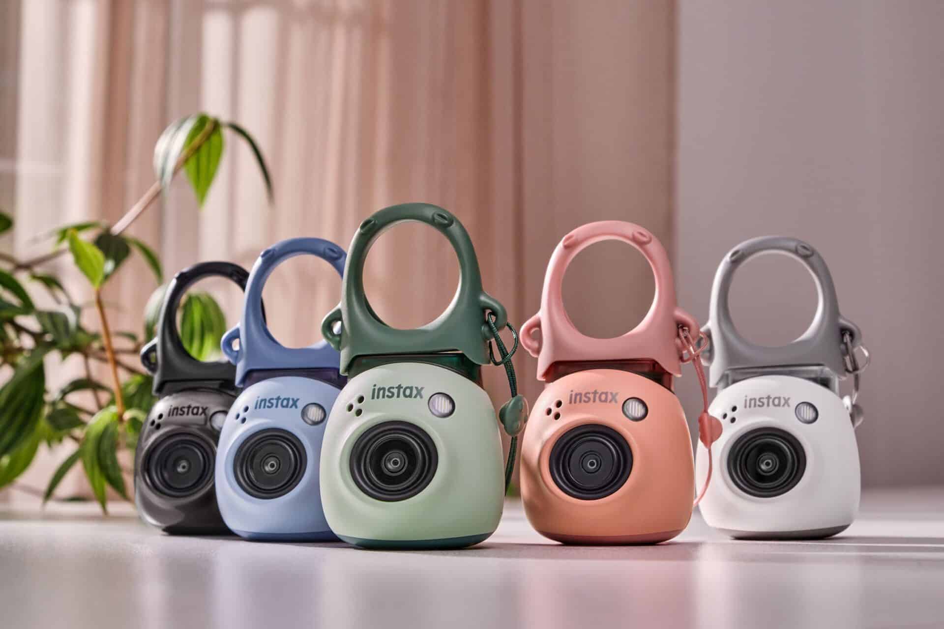 กล้อง “INSTAX Pal” เพื่อนคู่ใจไซส์จิ๋วที่เก็บทุกโมเมนต์สำคัญได้ดั่งใจ ...