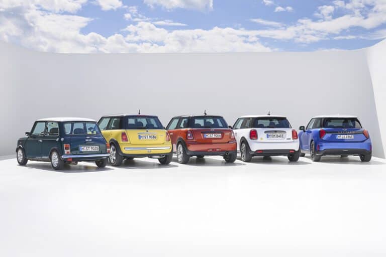 ราคาอย่างเป็นทางการ all-electric MINI Cooper SE รถไฟฟ้า100% : 1,699,000 ...