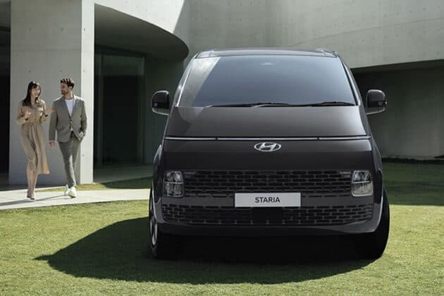 ราคาอย่างเป็นทางการ Hyundai STARIA 2.2 Diesel (MY2023) : 1,799,000 ...