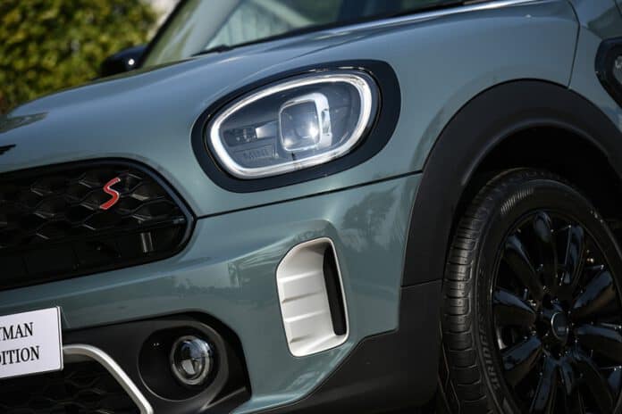 ราคาอย่างเป็นทางการ MINI Countryman Cooper S Highlands Edition ...