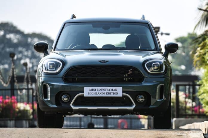 ราคาอย่างเป็นทางการ MINI Countryman Cooper S Highlands Edition ...