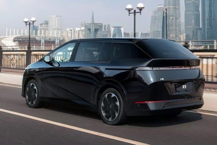 XPENG X9 รถตู้ไฟฟ้า100% Luxury MPV เปิดตัวในไทย ตุลาคม 2024 นี้ ! แบต ...