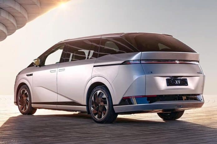 XPENG X9 รถตู้ไฟฟ้า100% Luxury MPV เปิดตัวในไทย ตุลาคม 2024 นี้ ! แบต 101.5 kWh วิ่งไกล 675 km ...