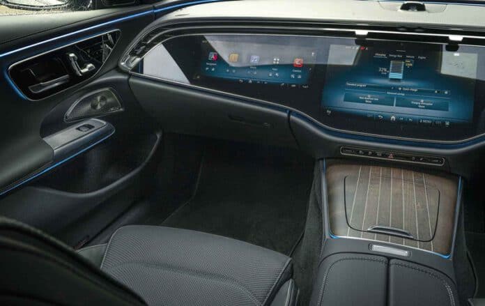 ราคาอย่างเป็นทางการ Mercedes-Benz E 220 d / E 350 e (W214) : 3,990,000 ...