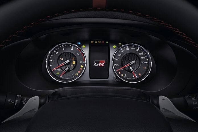 ราคาอย่างเป็นทางการ Toyota Hilux Revo GR Sport 4WD (2024) : 1,499,000 ...