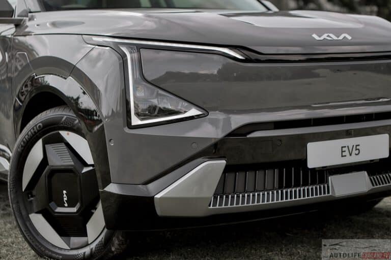 ภาพรถคันจริง KIA EV5 รถไฟฟ้า100% เวอร์ชั่นไทย : 1,299,000 - 1,799,000 บาท | แบต 88.1 kWh วิ่งไกล ...