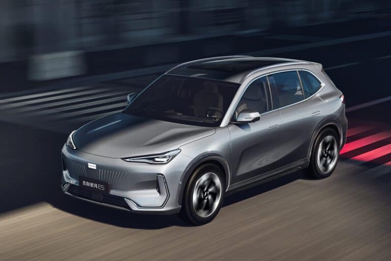 ธนบุรีพานิช เตรียมคว้าสิทธิ์ Distributor ผู้แทนจำหน่าย GEELY ในไทย EX5 เจอกันที่งาน Motor Expo ...