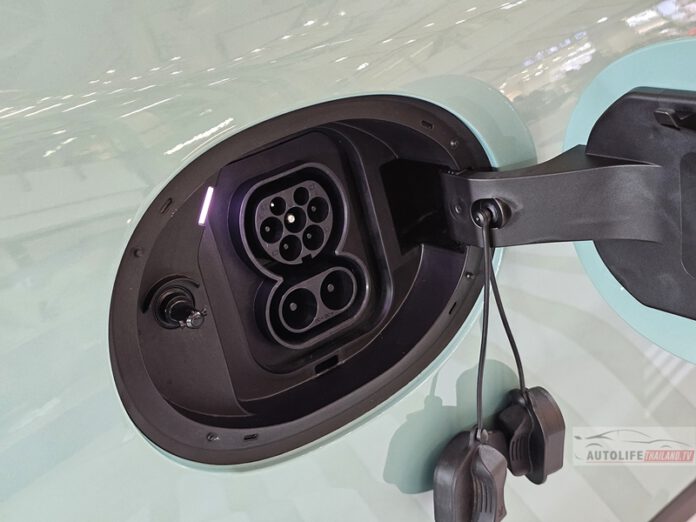 ภาพรถคันจริง MINI Cooper SE (J01/F66) รถไฟฟ้า100% : 1,699,000 บาท ...