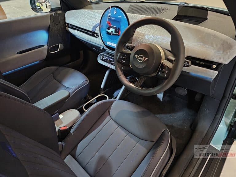 ภาพรถคันจริง MINI Cooper SE (J01/F66) รถไฟฟ้า100% : 1,699,000 บาท ...