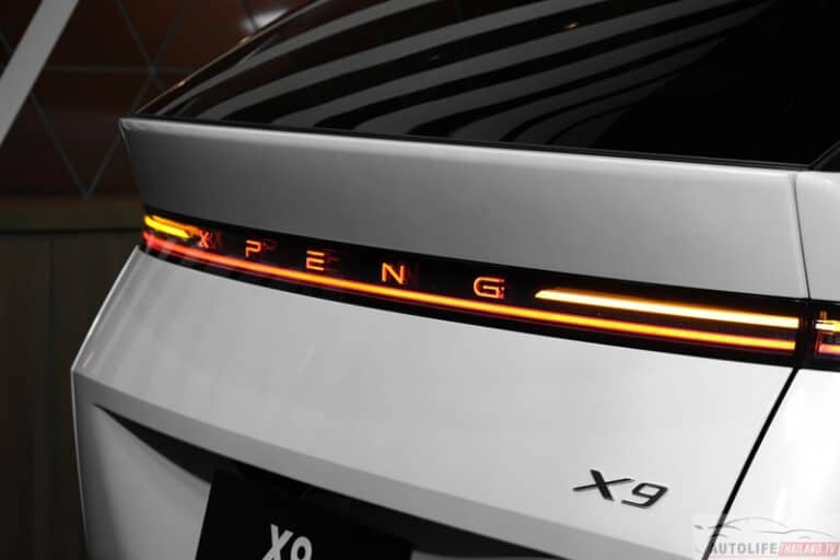 ภาพรถคันจริง XPENG X9 รถตู้ไฟฟ้า100% แบต 800V 101 kWh วิ่งระยะ 680 km. ชาร์จ DC 330 kW ระบบ ...