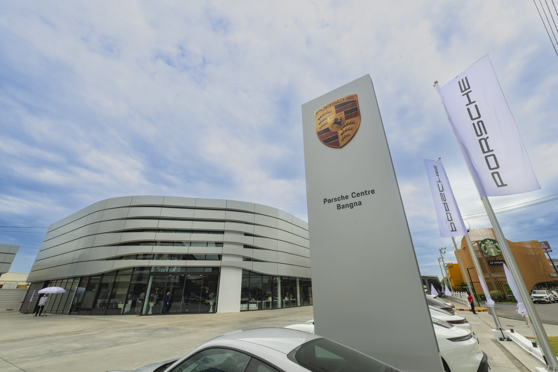 Porsche Centre Bangna โชว์ดีไซน์ใหม่เต็มรูปแบบล่าสุดที่แรกในไทย ...