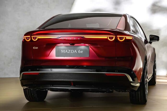 Mazda 6e รถไฟฟ้า100% เปิดตัวในไทย Motor Expo 2025 นี้ ! แบต 80 kWh วิ่ง ...