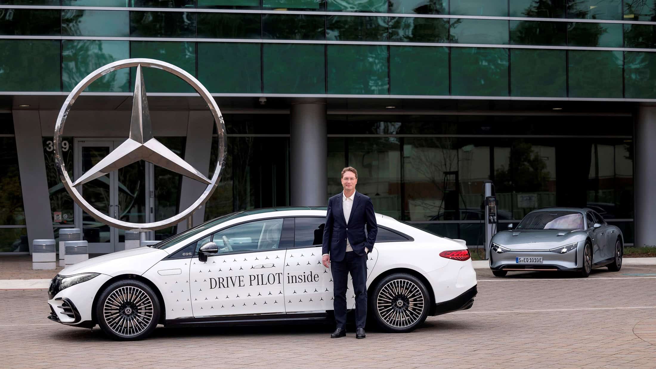 Mercedes-Benz ฉลอง 30 ปี ศูนย์วิจัยและพัฒนาใน Silicon Valley ...