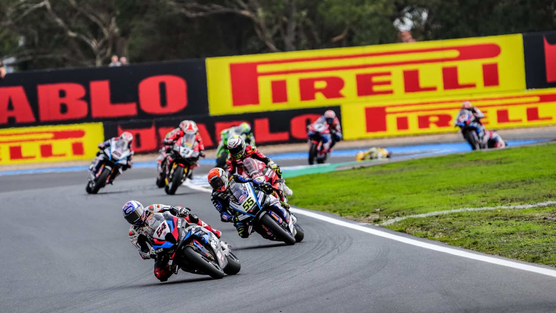 “ซูบารุ” ร่วมแจม WSBK ส่ง “โซลเทอร์ร่า” รับบท “เซฟตี้คาร์ ...