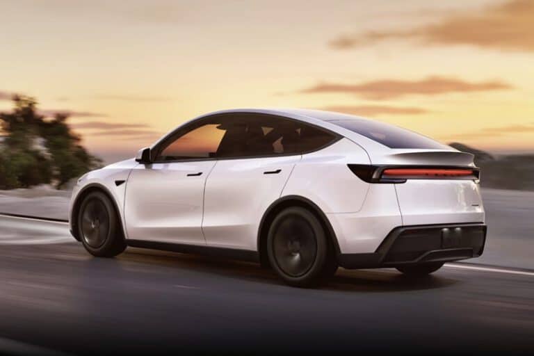 TESLA Model Y Refresh (Juniper) ราคาอย่างเป็นทางการ : 1,719,000 ...
