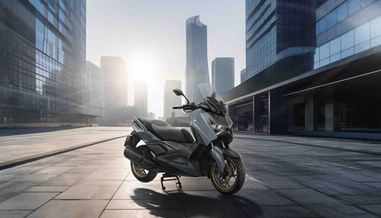เปิดตัว New Yamaha XMAX เพิ่มสีใหม่, USB-C ราคาลดลง 1.5 หมื่น ...
