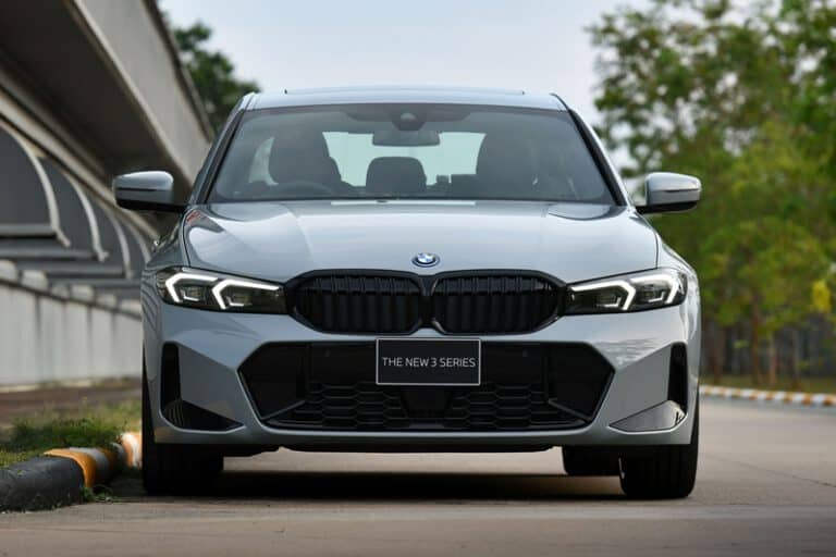 เปิดสเป็ค - ภาพรถคันจริง BMW 330e M Sport Plug-in Hybrid (G20 LCI 2 ...