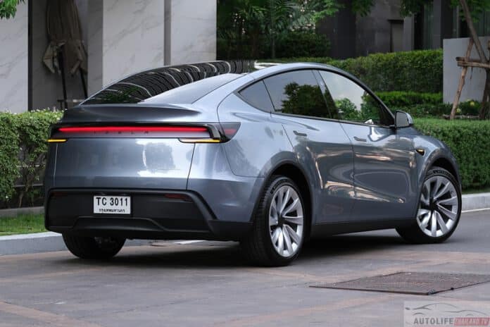 พาไปชมภาพรถคันจริง TESLA Model Y Refresh (Juniper) : 1,719,000 ...