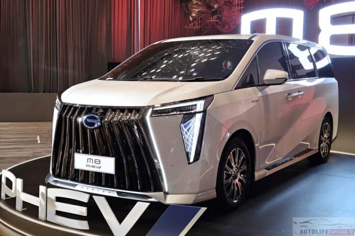 ภาพรถคันจริง GAC M8 PHEV MPV 7 ที่นั่ง : 2,499,000 บาท | 2.0 Turbo Plug ...