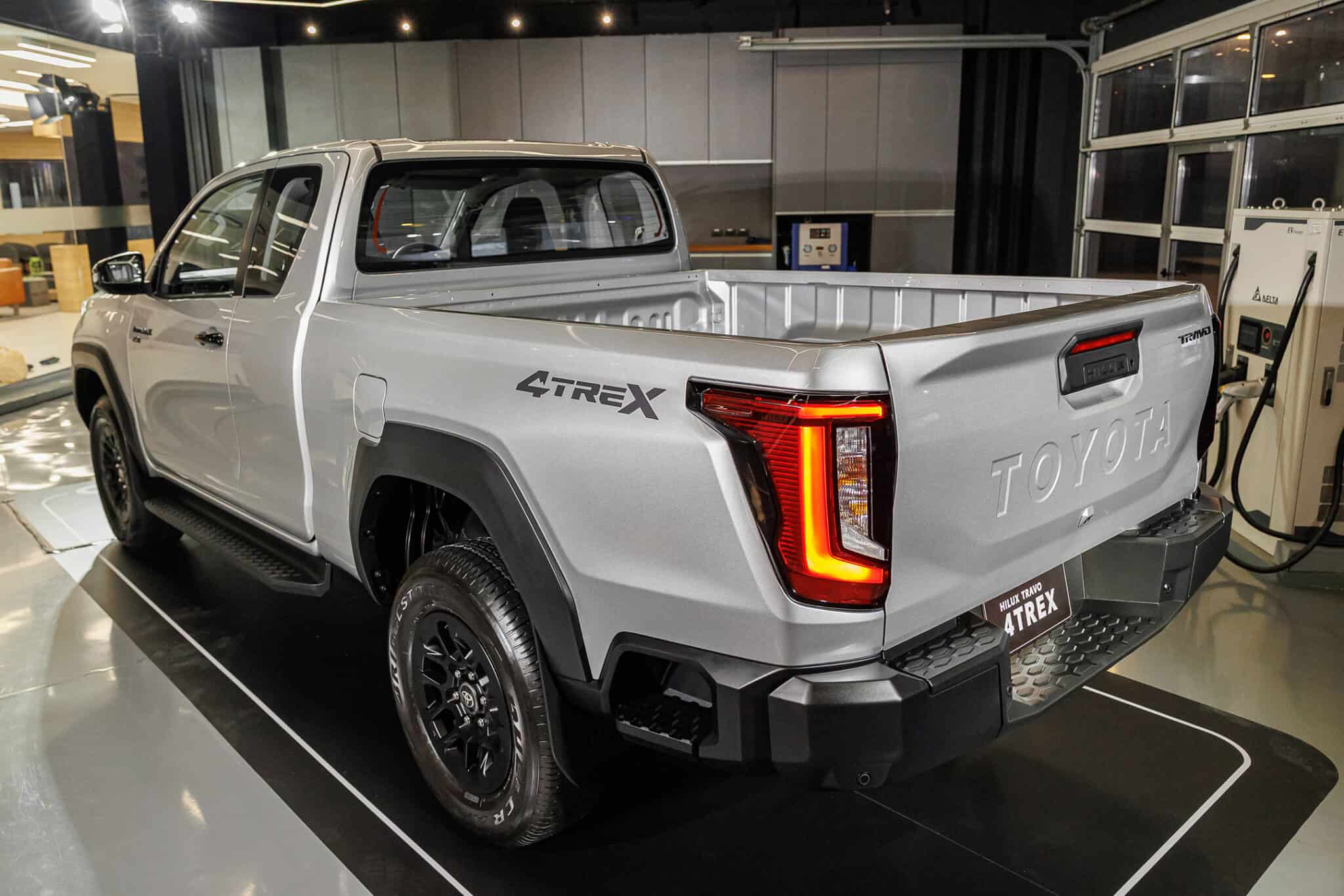 Toyota Hilux TRAVO Prerunner / 4TREX ราคาอย่างเป็นทางการ : 789,000 ...