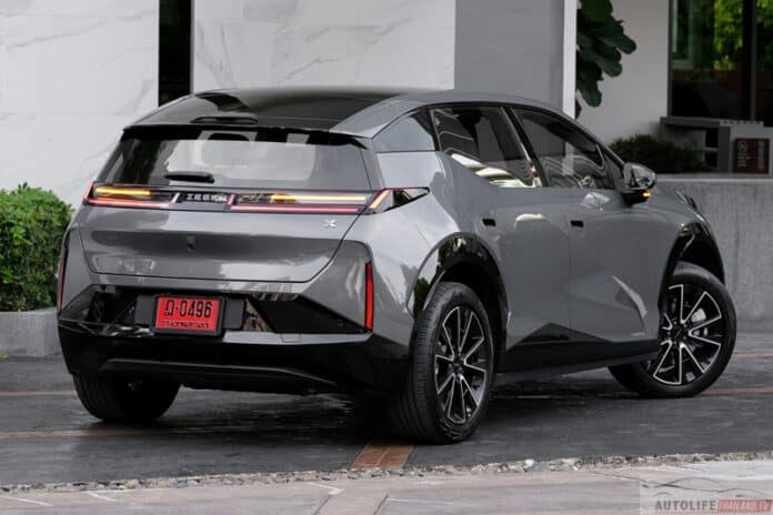 พาไปชมภาพรถคันจริง ZEEKR X Standard RWD (MY2026) : 899,000 บาท | 335 ...